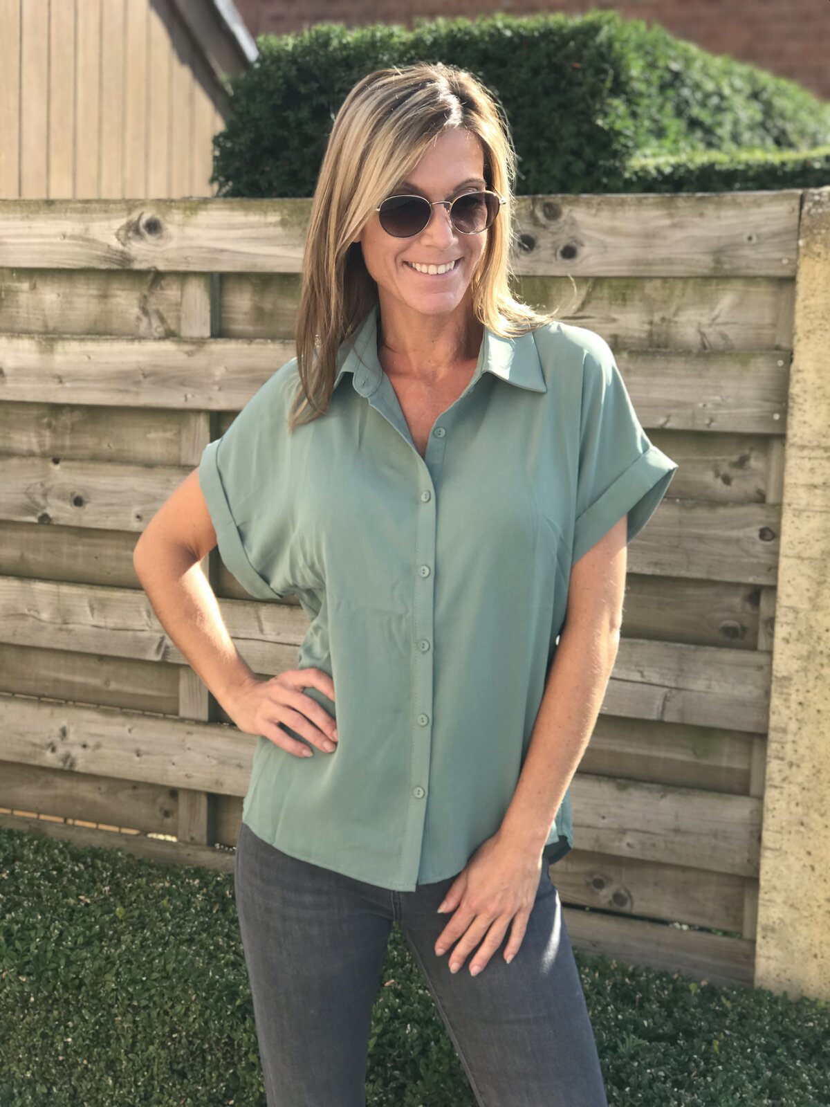 Hemdje in groen met kant op de rug | Diva Fashion