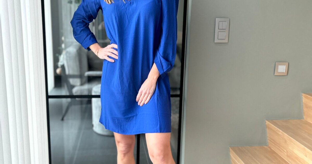 Kobalt kleed met kant op de rug | Diva Fashion