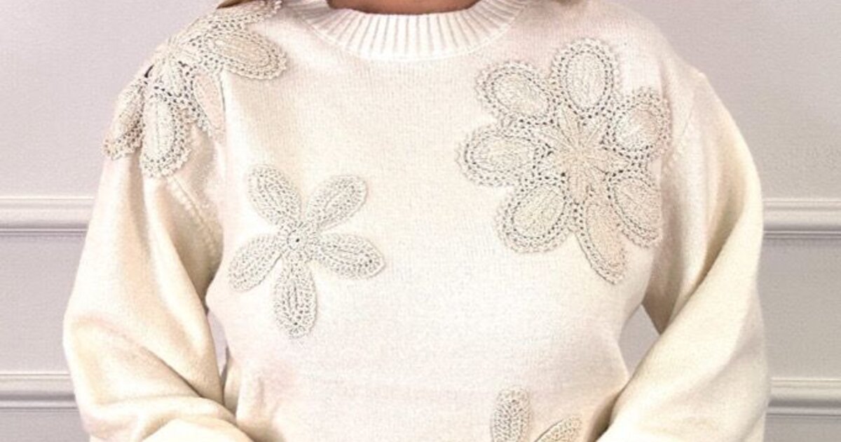 Beige pull flowers | Diva Fashion